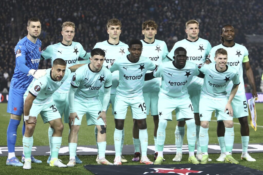 Bývalý hráč Sparty Praha predával falošné vstupenky na zápas Slavia ...